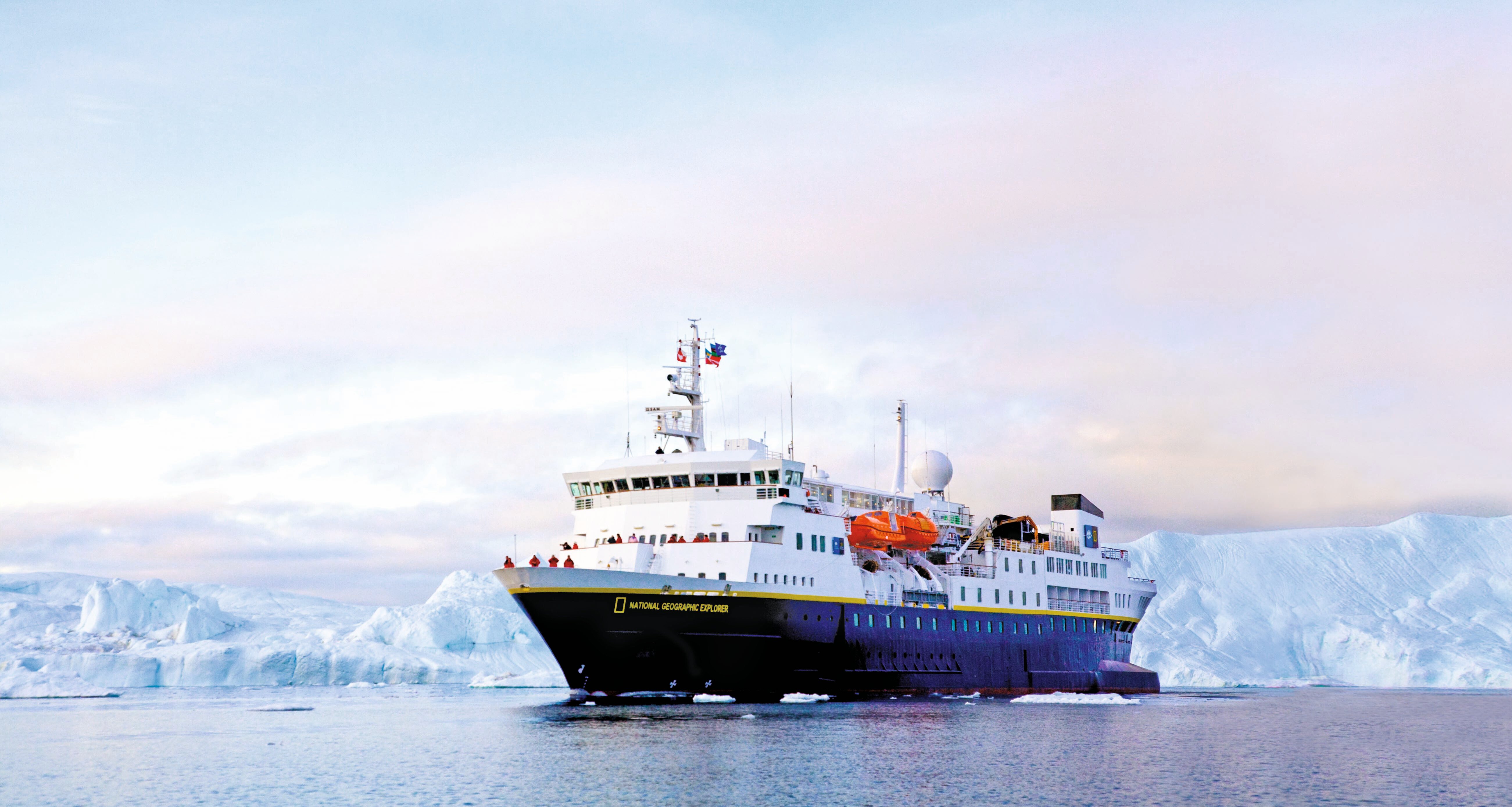 National Geographic Explorer: A Closer Look at This Authentic ...